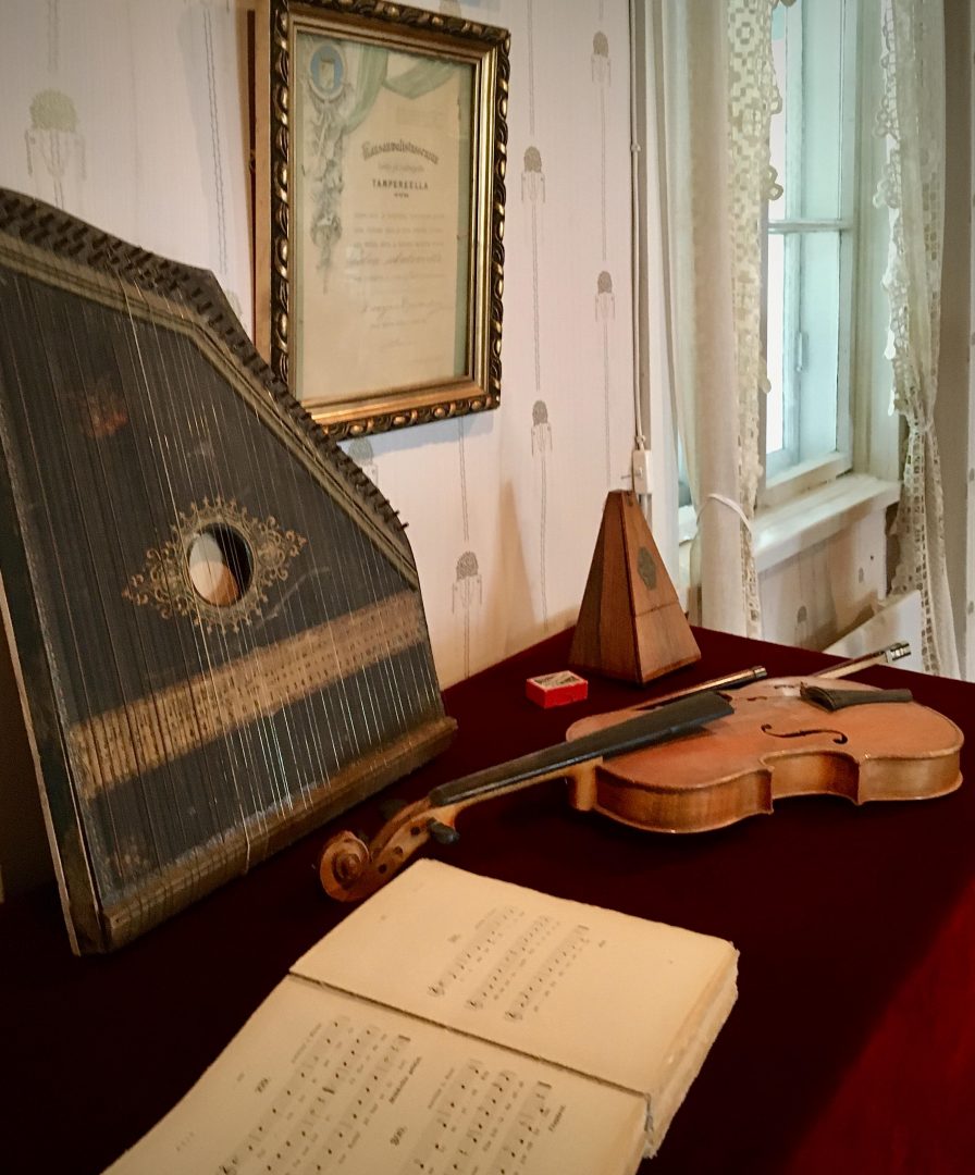 Tutustu kokoelmiin - Salon historiallinen museo SAMU